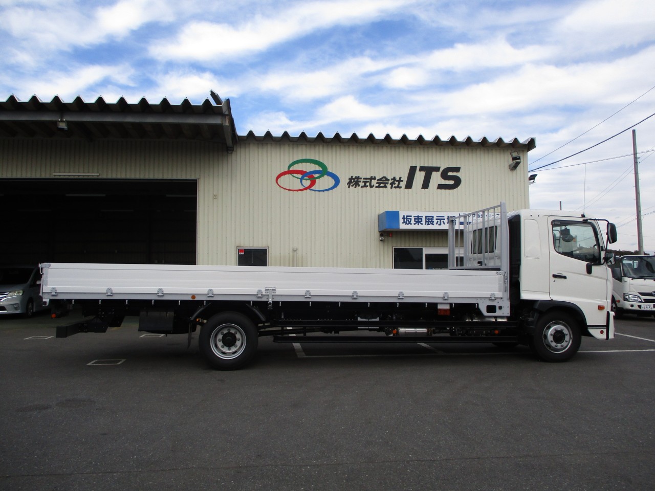 【株式会社ITS】新車・中古車トラック情報：S0070